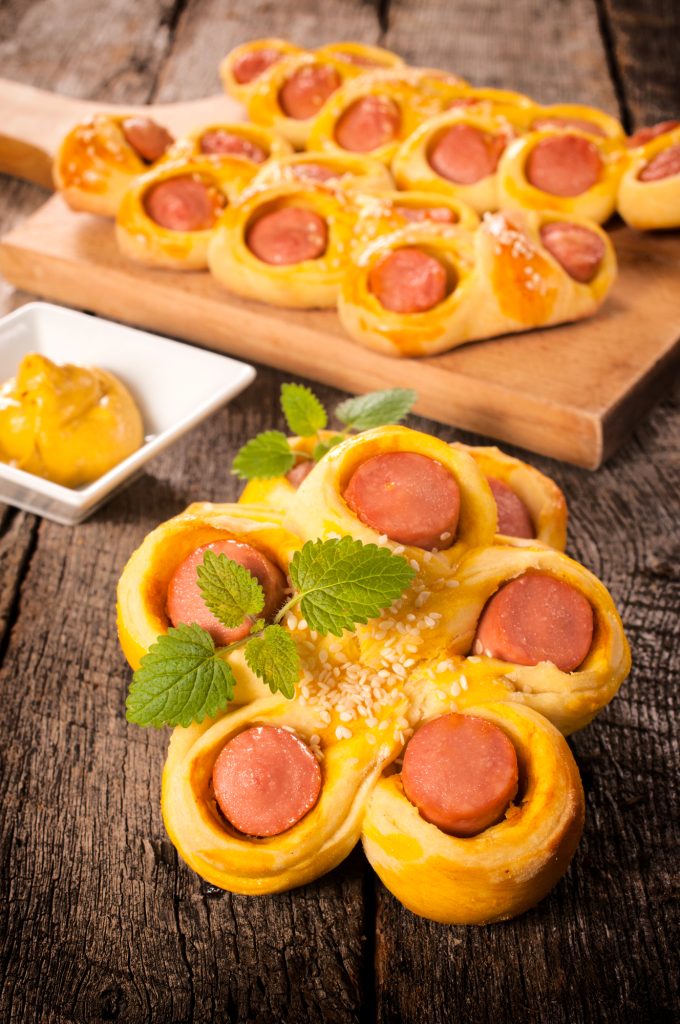 Aperitiv cu crenvursti de pui | Retetele Tale
