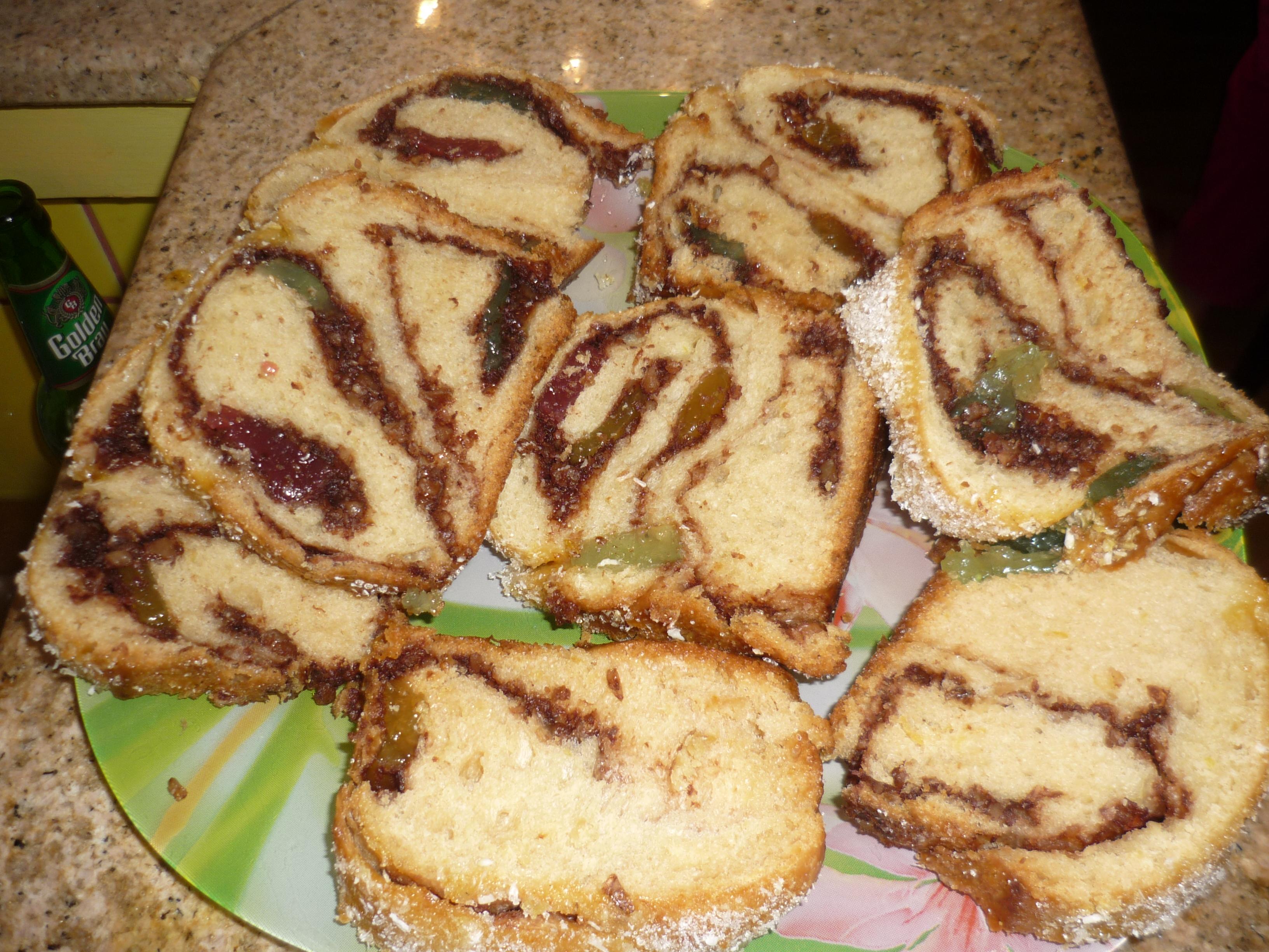 Cozonac cu nuca, cacao si rahat | Retetele Tale