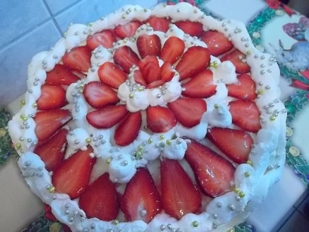 Tort cu capsuni si banane | Retetele Tale