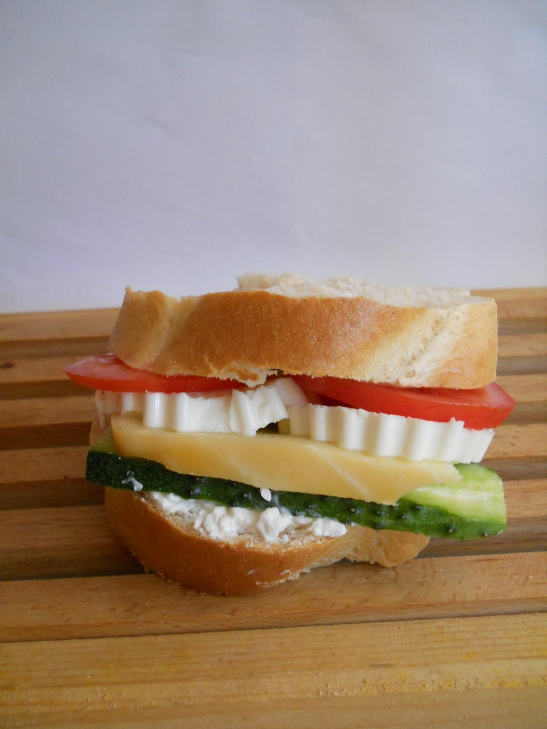 Sandvis cu branza | Retetele Tale