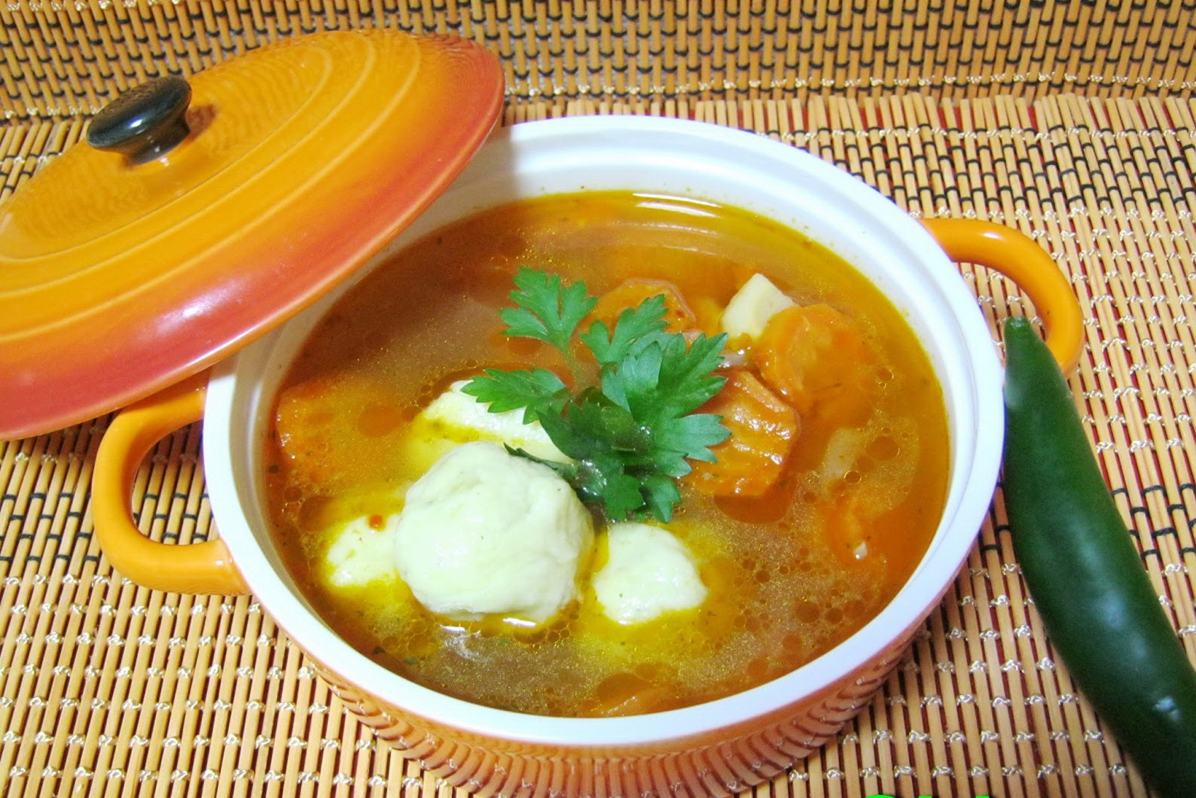 Ciorba ungureasca cu galuste din cartofi | Retetele Tale