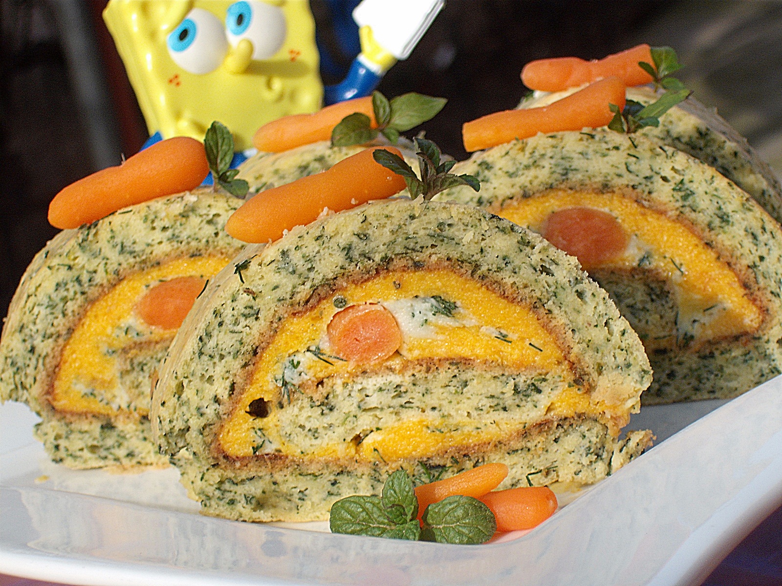 Rulada cu spanac si doua creme de branza | Retetele Tale