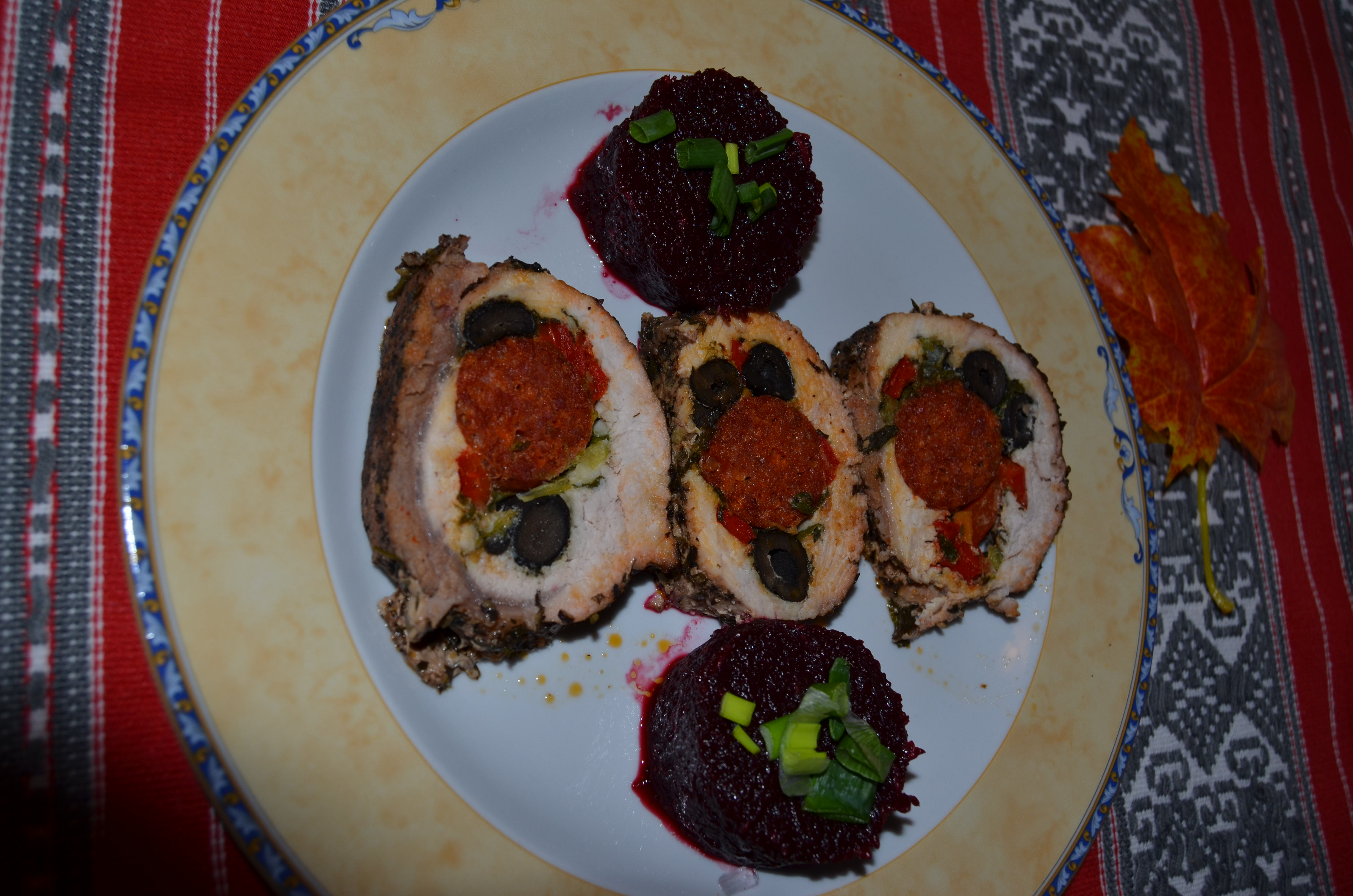 Rulada de carne de porc | Retetele Tale