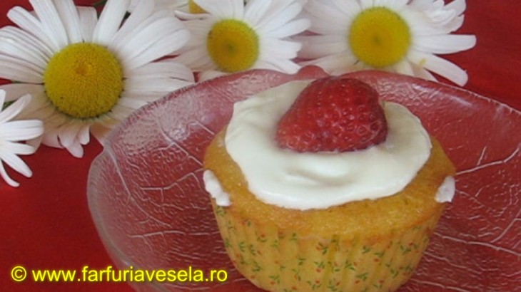 Briose cu capsuni | Retetele Tale