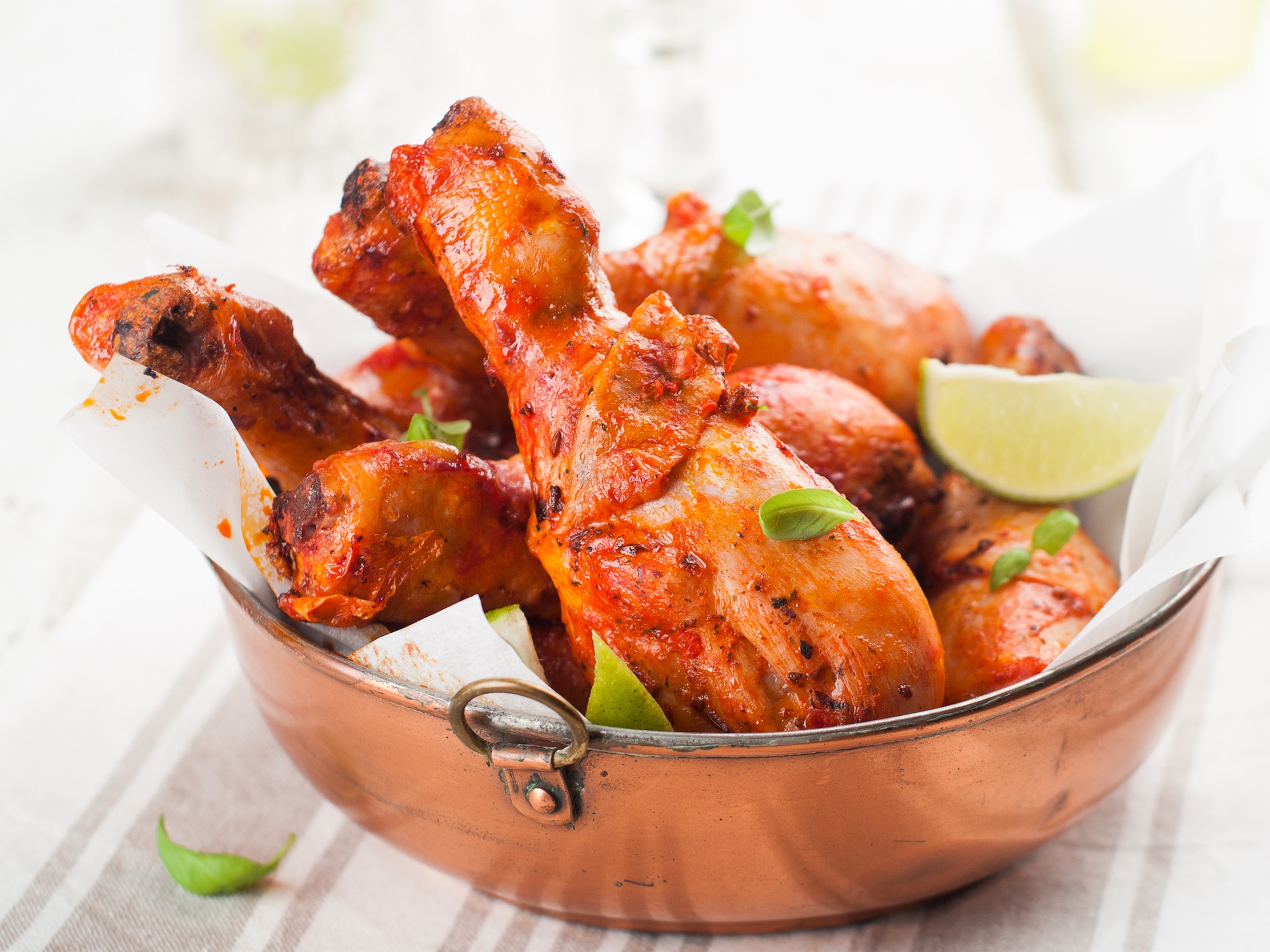 Copanele de pui in sos de rosii cu leurda | Retetele Tale