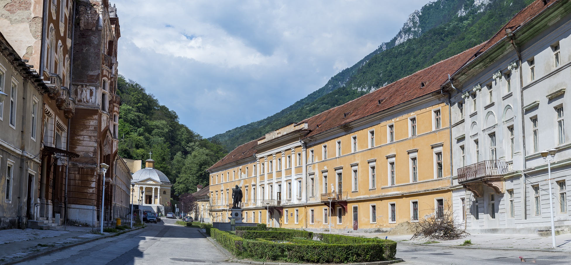 Baile Herculane. De ce sa alegi aceasta statiune pentru o vacanta in ...