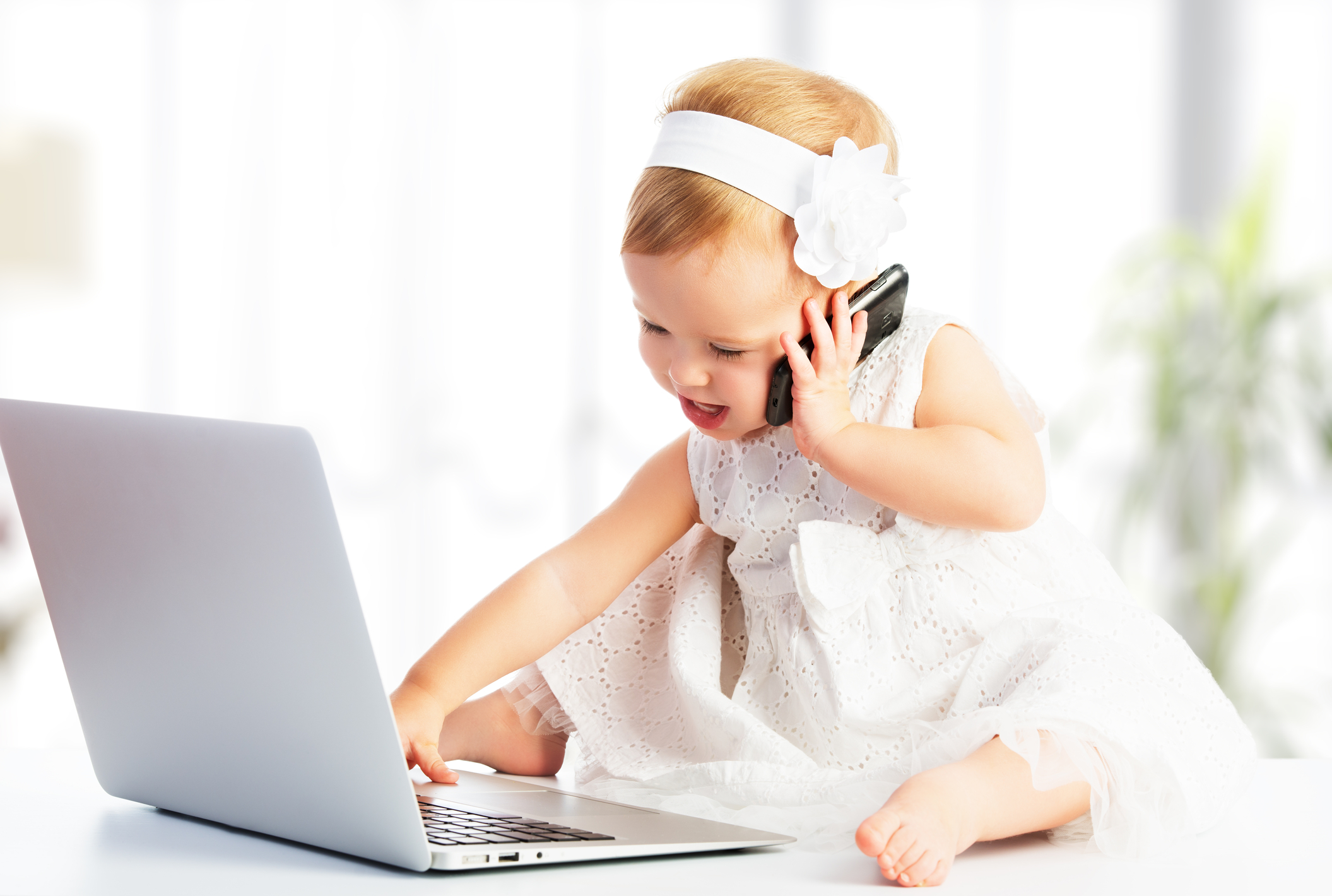 Copilul tău stă prea mult pe telefon? 5 metode testate de specialiști ...